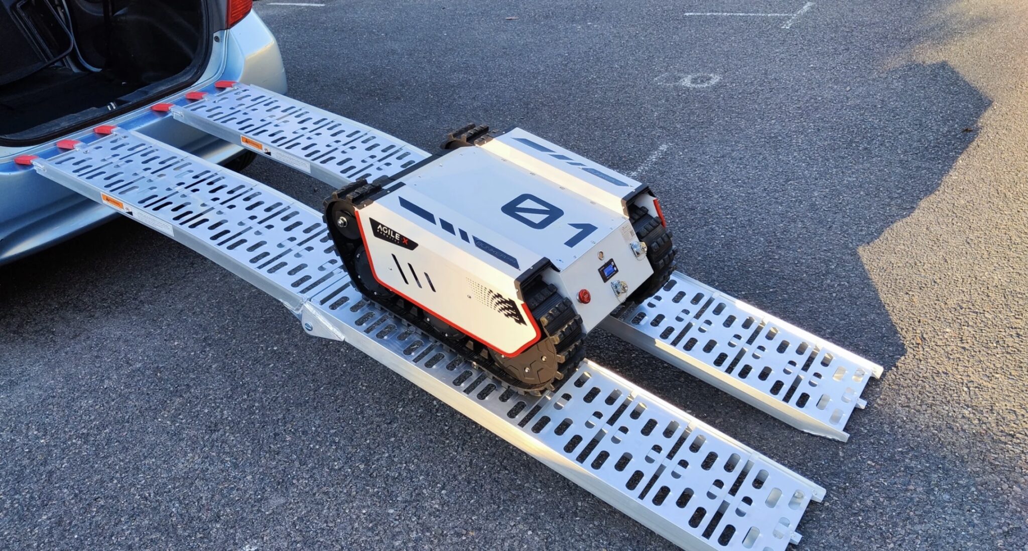Robot Mobile à Chenilles Suivi Autonome Bunker mini 2.0 Agilex - Leobotics
